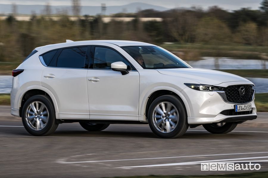 Mazda SUV 2024, CX-30, CX-5 e CX-60 aggiornamenti e prezzi