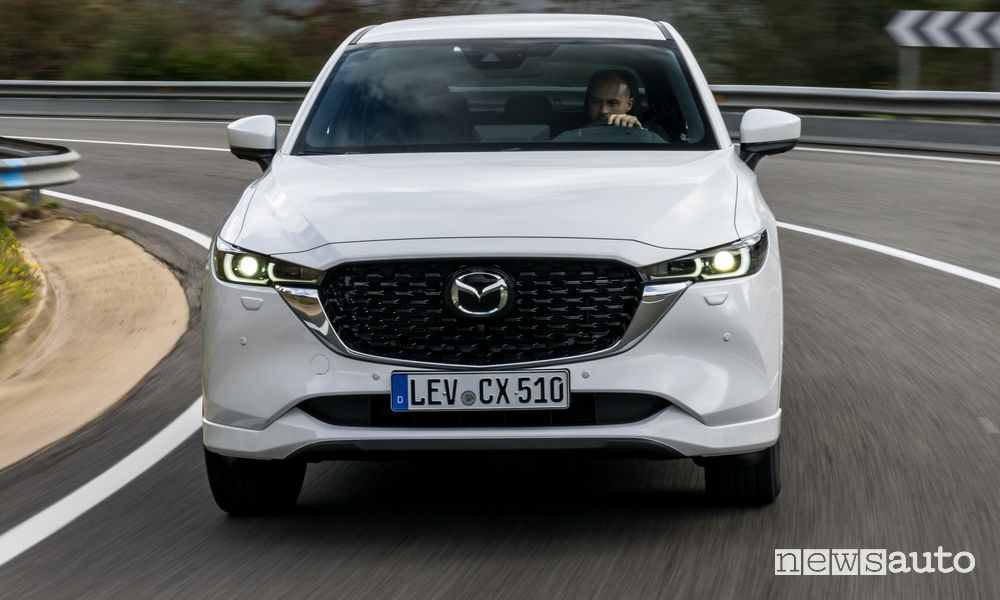 Mazda SUV 2024, CX-30, CX-5 e CX-60 aggiornamenti e prezzi