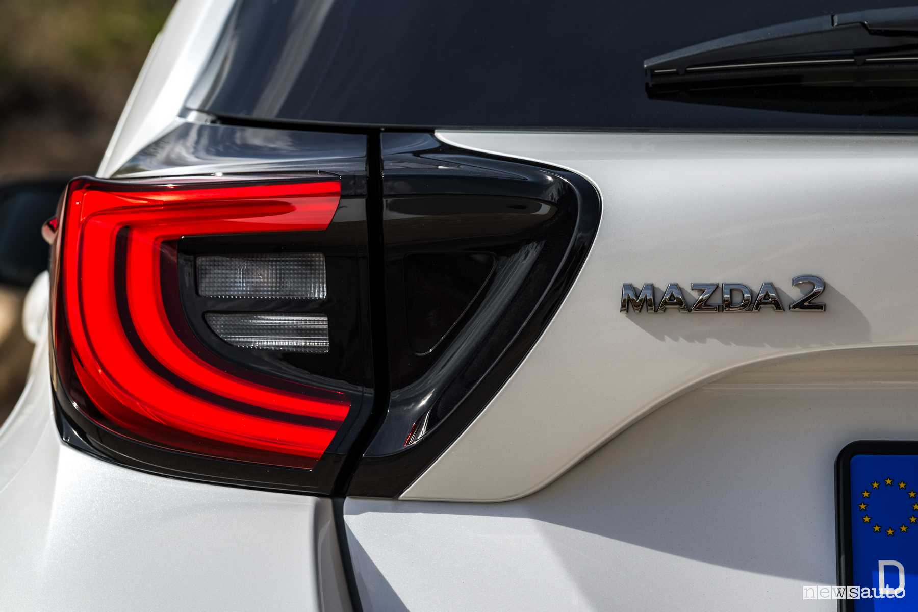 Mazda2 Hybrid 2024, dimensioni, interni e prezzo