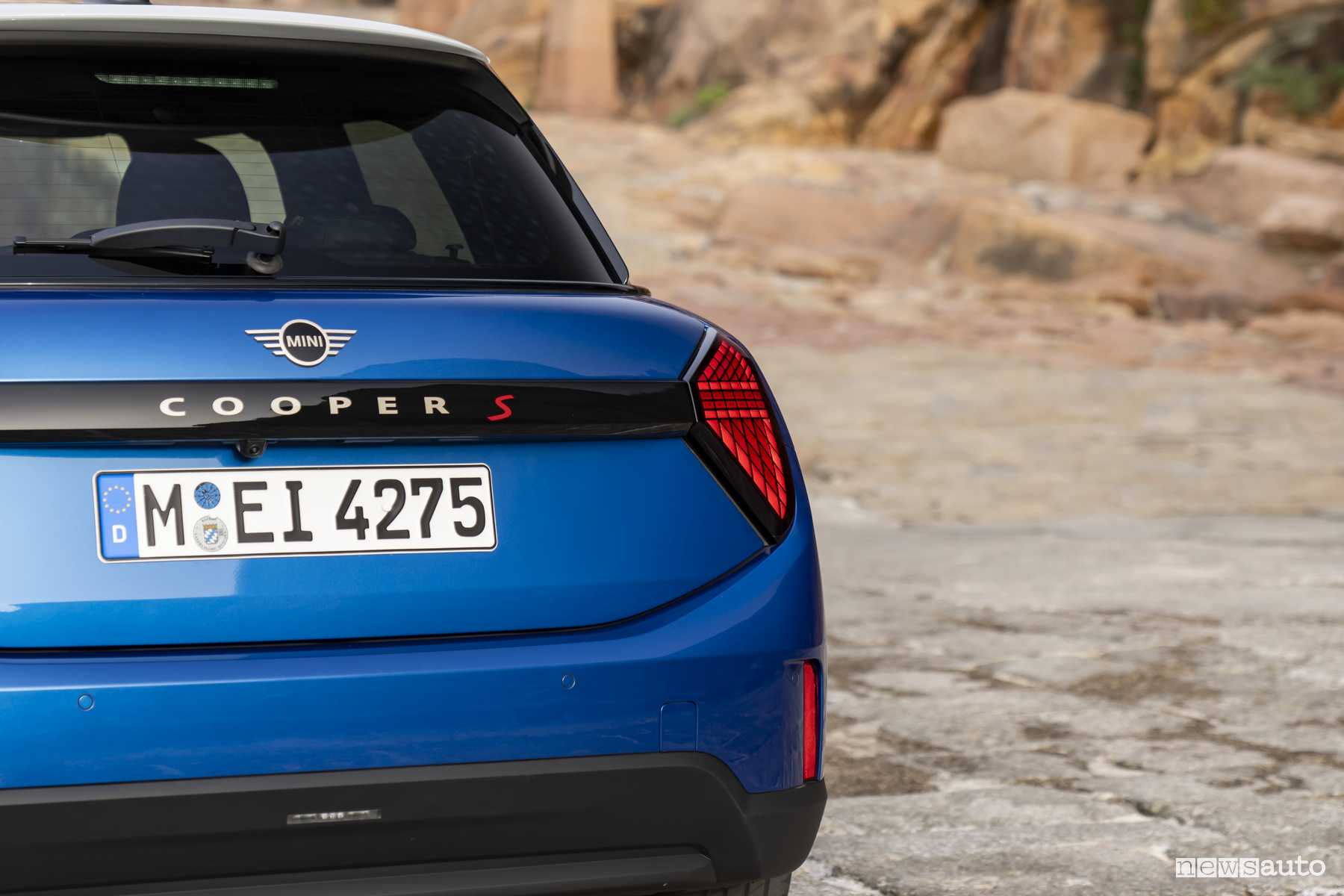 Mini Cooper, caratteristiche e prezzo della 5 porte
