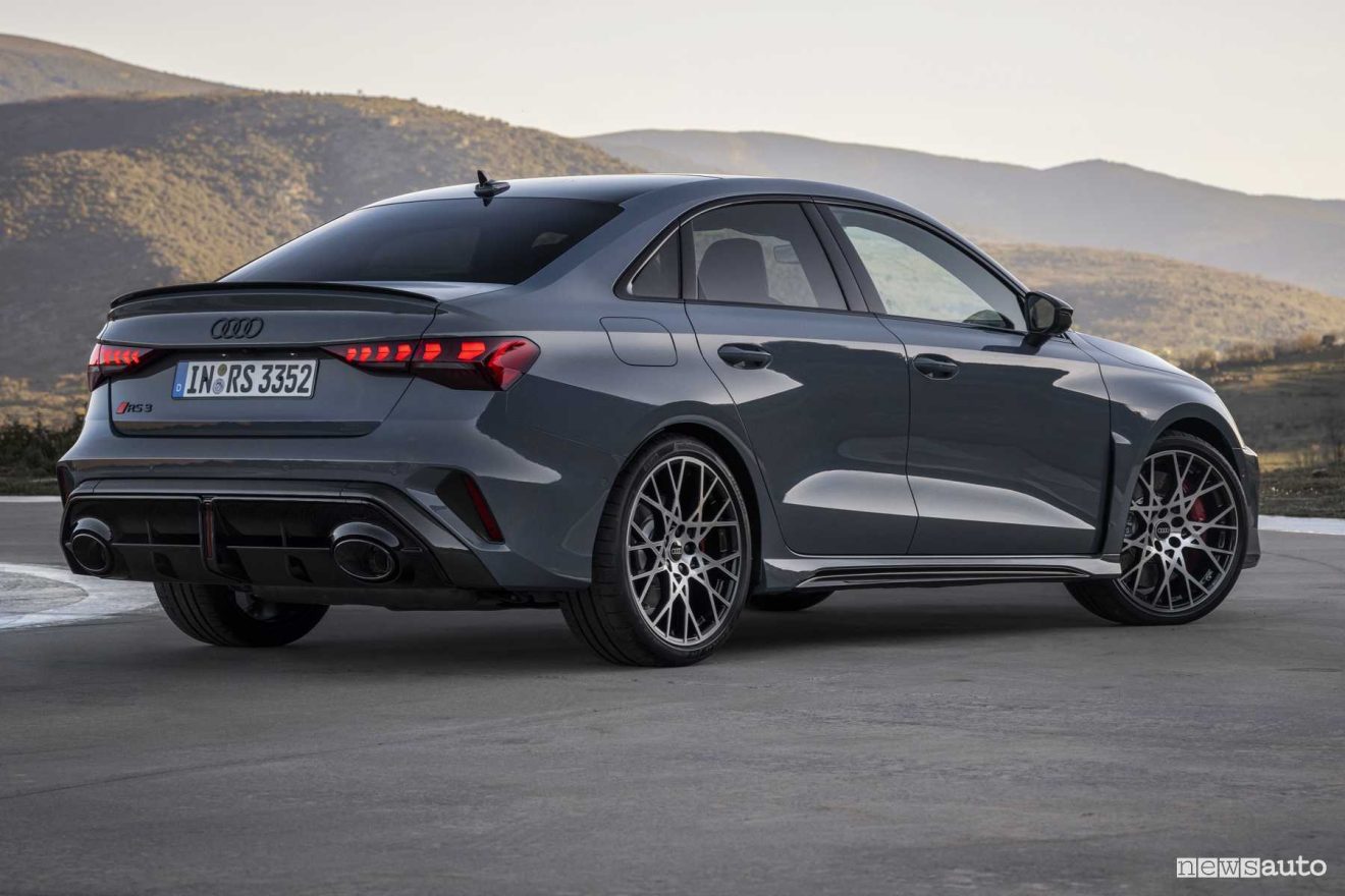Nuova Audi RS3, caratteristiche, prestazioni e prezzo