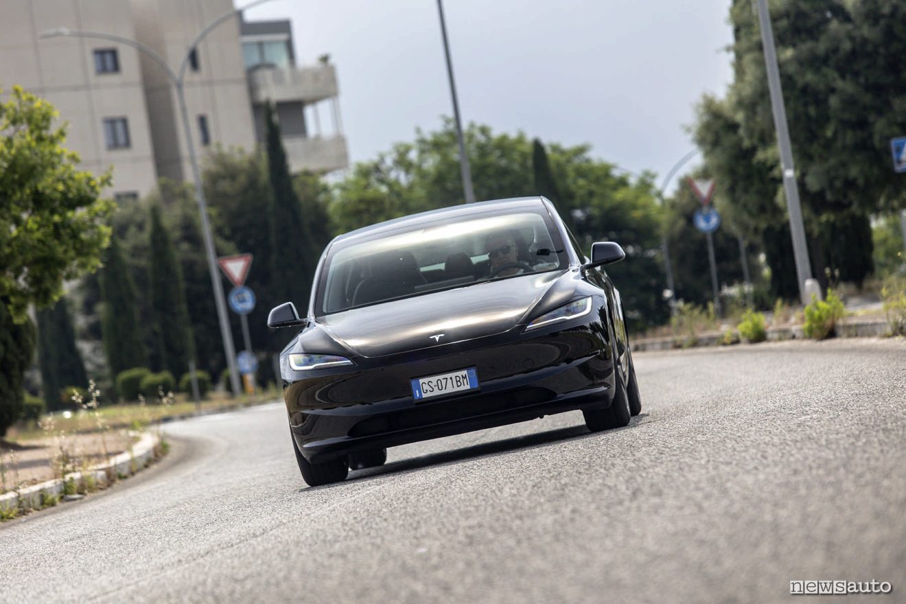 Tesla Model 3 Highland restyling, com'è e prezzo