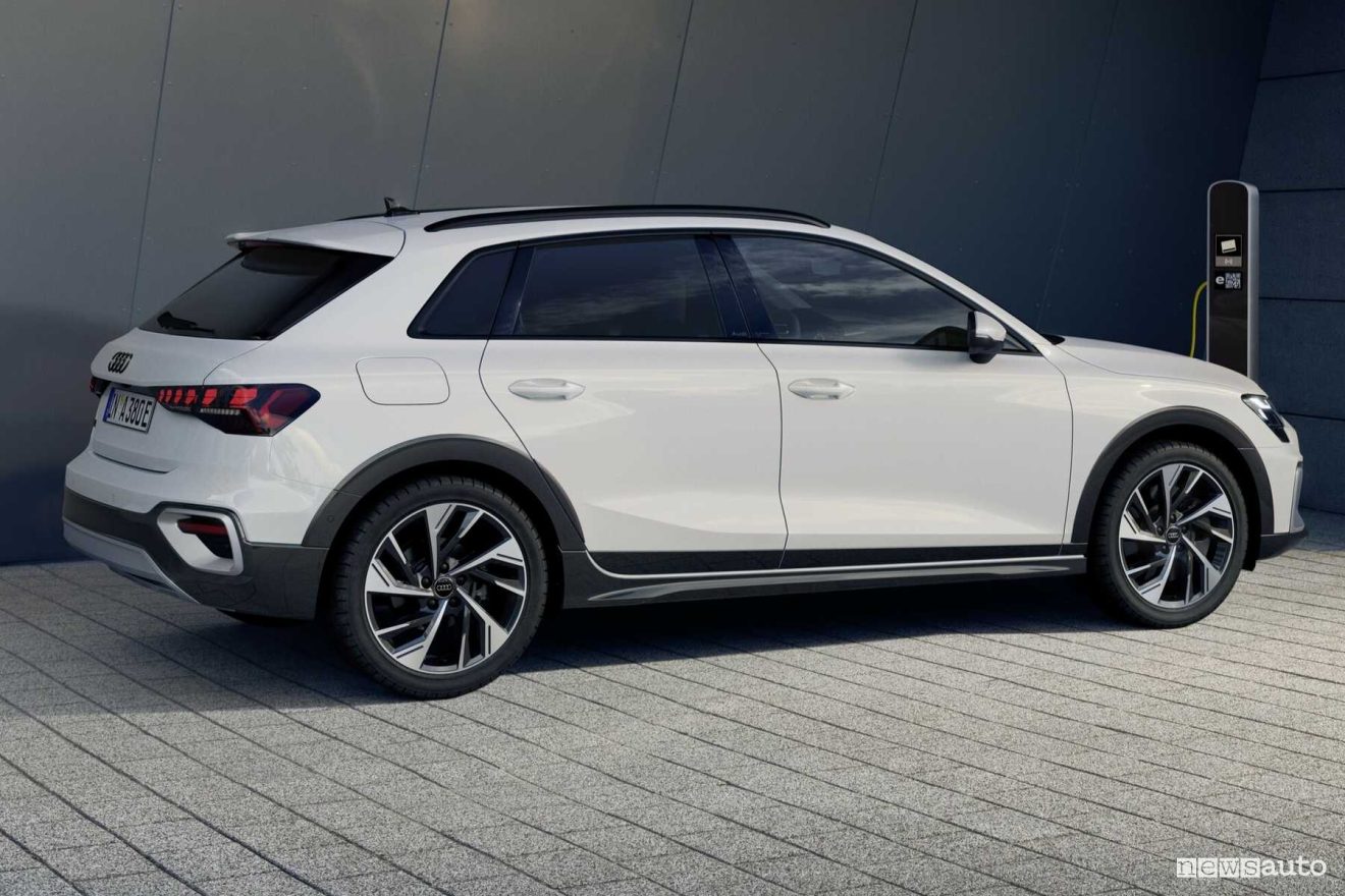 Audi A3 ibrida plug-in, Sportback e AllStreet, caratteristiche e prezzo