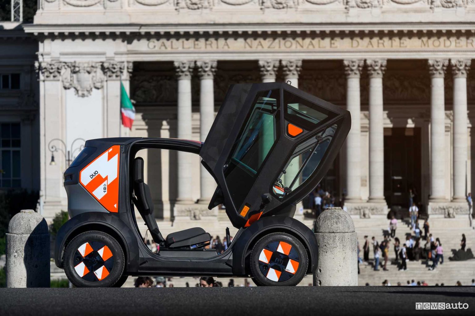 Mobilize Duo, caratteristiche e prezzo della microcar elettrica erede ...