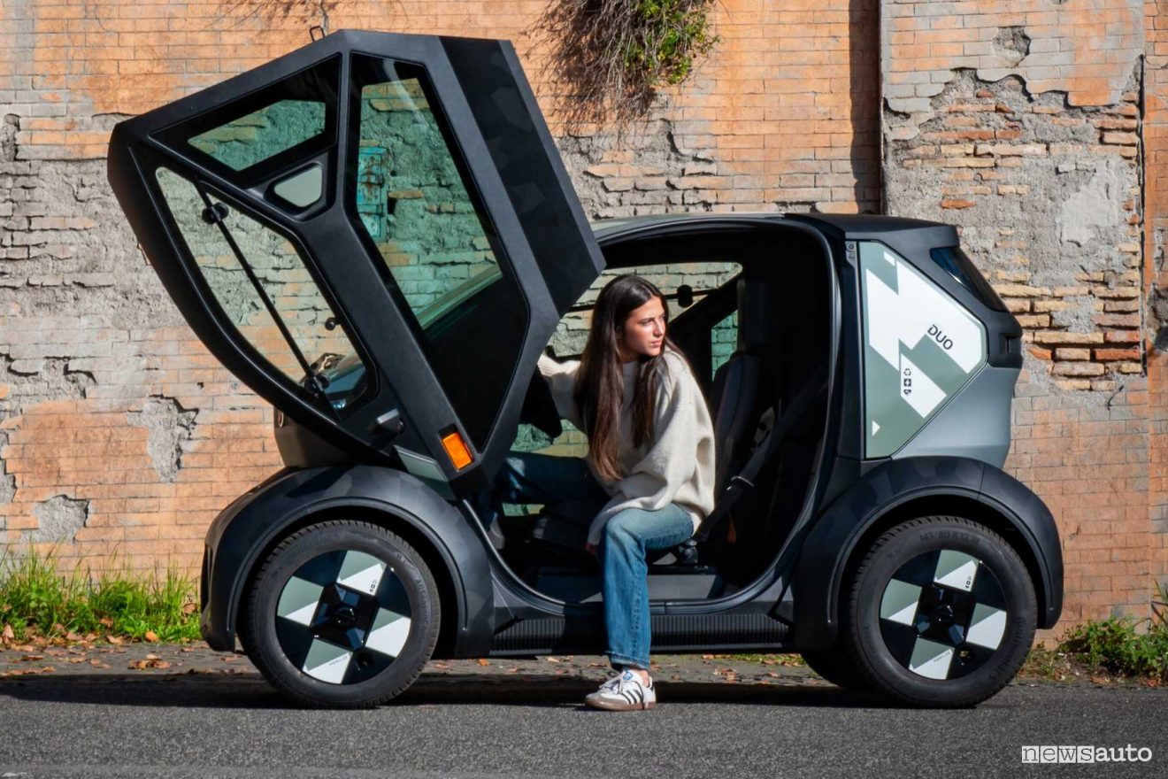 Mobilize Duo, caratteristiche e prezzo della microcar elettrica erede ...