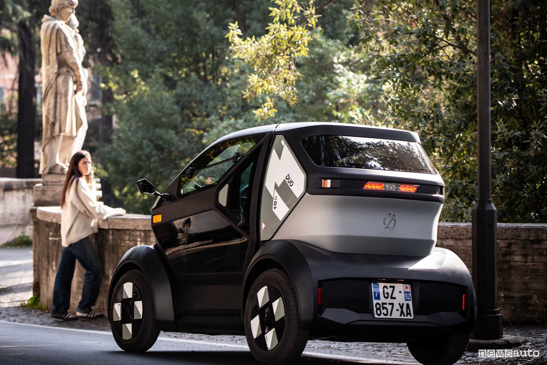 Mobilize Duo, caratteristiche e prezzo della microcar elettrica erede ...