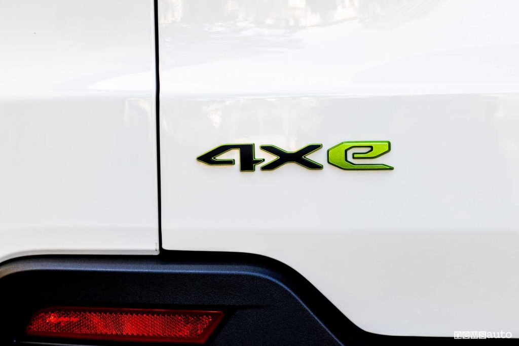 Jeep Avenger 4xe, trazione integrale ibrida a 48 Volt