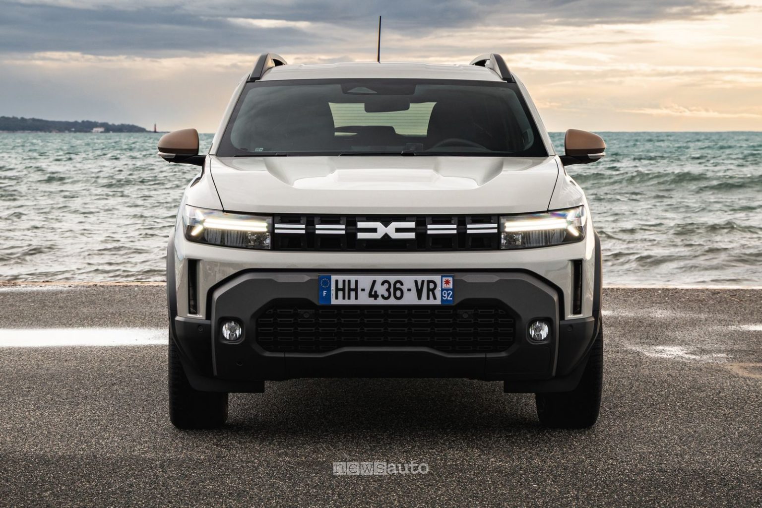 FOTO nuova Dacia Duster 2026, carrozzeria, abitacolo e interni, FOTOGALLERY