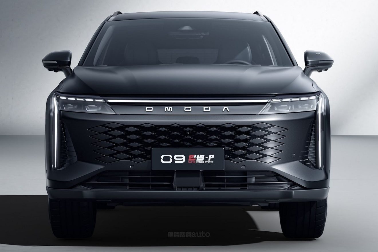 Omoda 9 SHS-P Black Knight Edition: caratteristiche e prezzo